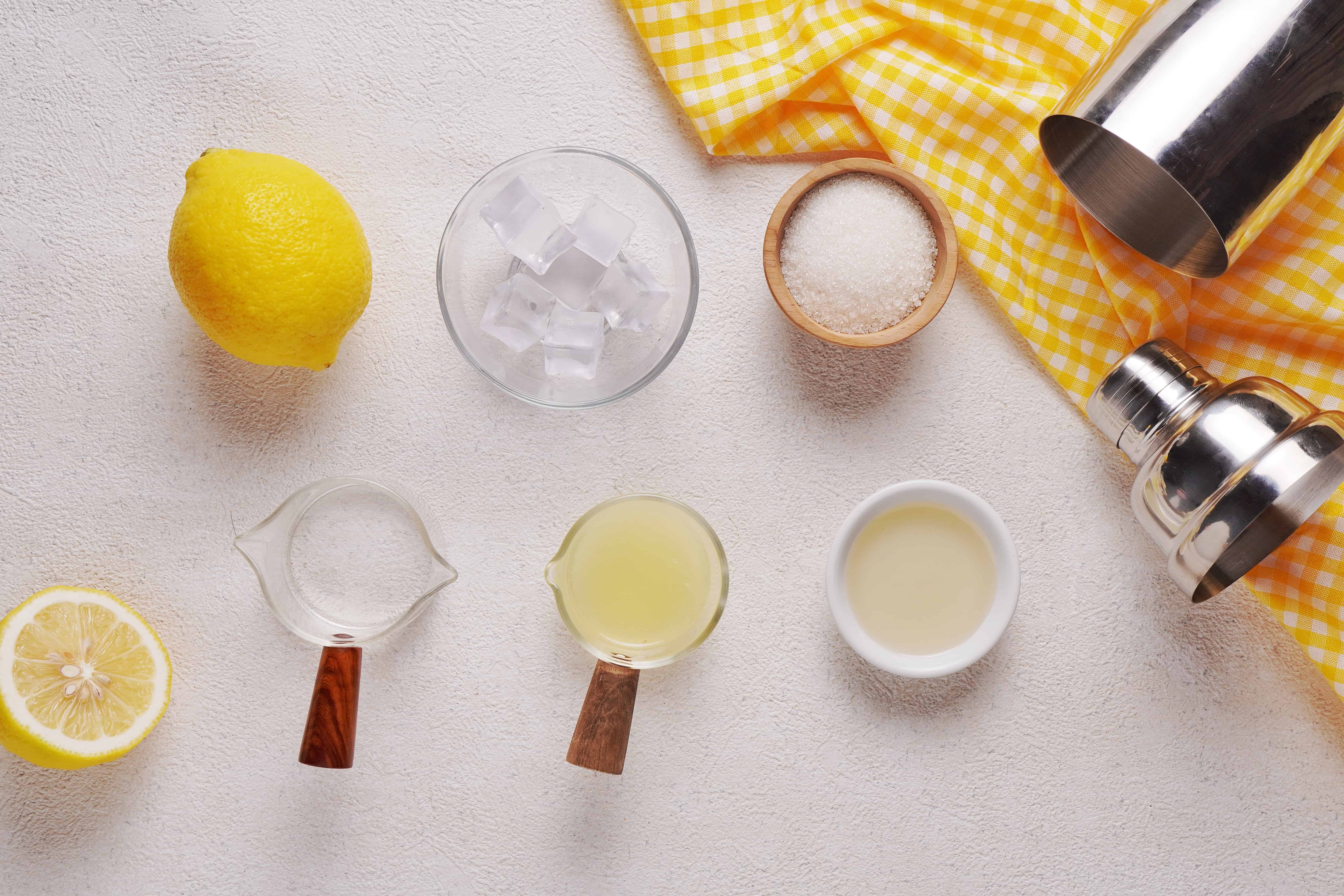 Easy Lemon Drop Shot recipe (only 4 ingredients)
